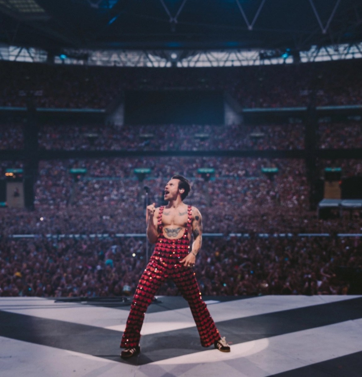 HARRY STYLES: ha concluso in Italia il suo tour dei record “LOVE ON ...